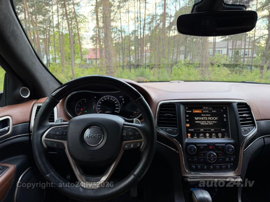 Melns Jeep Grand Cherokee 2018 Tallina, ar dzinēja tilpumu 3.00 L un nobraukumu 140 tūkst. km par 21900 €, foto 10 vietnē AUTOMOTO.COM.LV