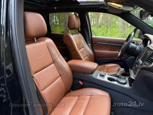 Melns Jeep Grand Cherokee 2018 Tallina, ar dzinēja tilpumu 3.00 L un nobraukumu 140 tūkst. km par 21900 €, foto 12 vietnē AUTOMOTO.COM.LV
