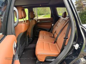 Melns Jeep Grand Cherokee 2018 Tallina, ar dzinēja tilpumu 3.00 L un nobraukumu 140 tūkst. km par 21900 €, foto 14 vietnē AUTOMOTO.COM.LV