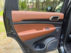 Melns Jeep Grand Cherokee 2018 Tallina, ar dzinēja tilpumu 3.00 L un nobraukumu 140 tūkst. km par 21900 €, foto 16 vietnē AUTOMOTO.COM.LV