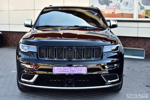 Black Jeep Grand Cherokee 2018 in Kretinga, with an engine capacity of 5.70 L and mileage of 172 thousand km for 22999 €, photo 4 on AUTOMOTO.COM.LV