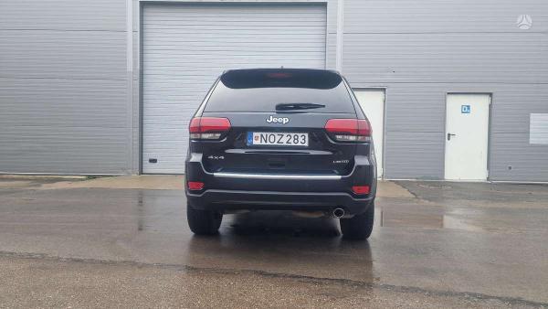 Black Jeep Grand Cherokee 2018 in Vilnius, with an engine capacity of 3.60 L and mileage of 83 thousand km for 18850 €, photo 10 on AUTOMOTO.COM.LV