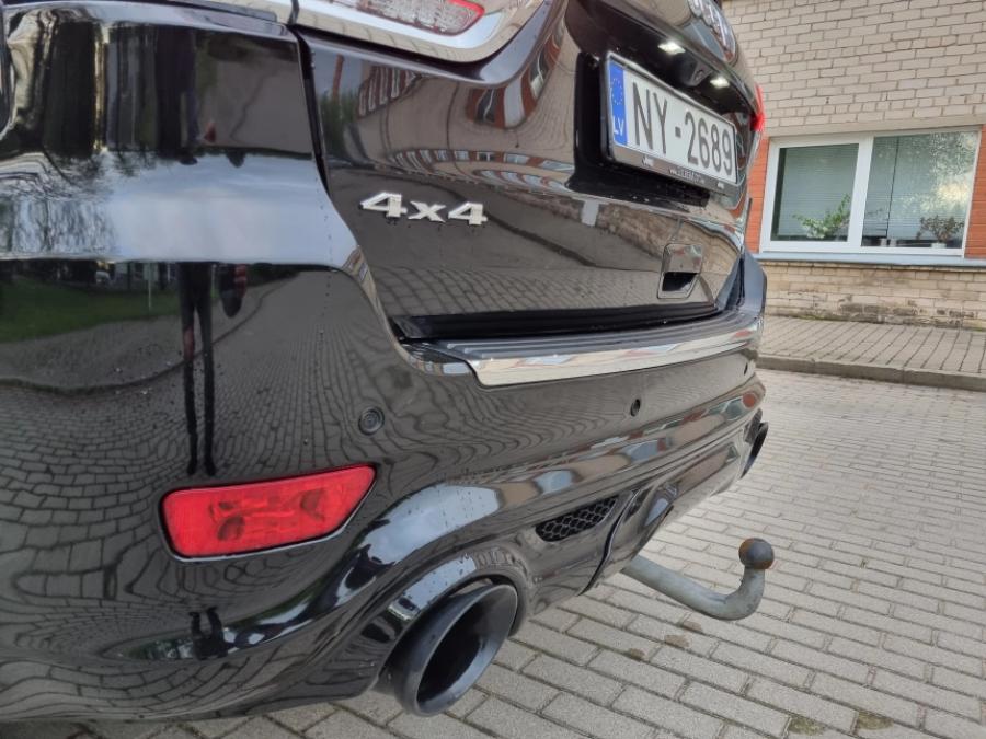 Melns Jeep Grand Cherokee 2018 Rīga, ar dzinēja tilpumu 3.00 L un nobraukumu 131 tūkst. km par 22700 €, foto 14 vietnē AUTOMOTO.COM.LV