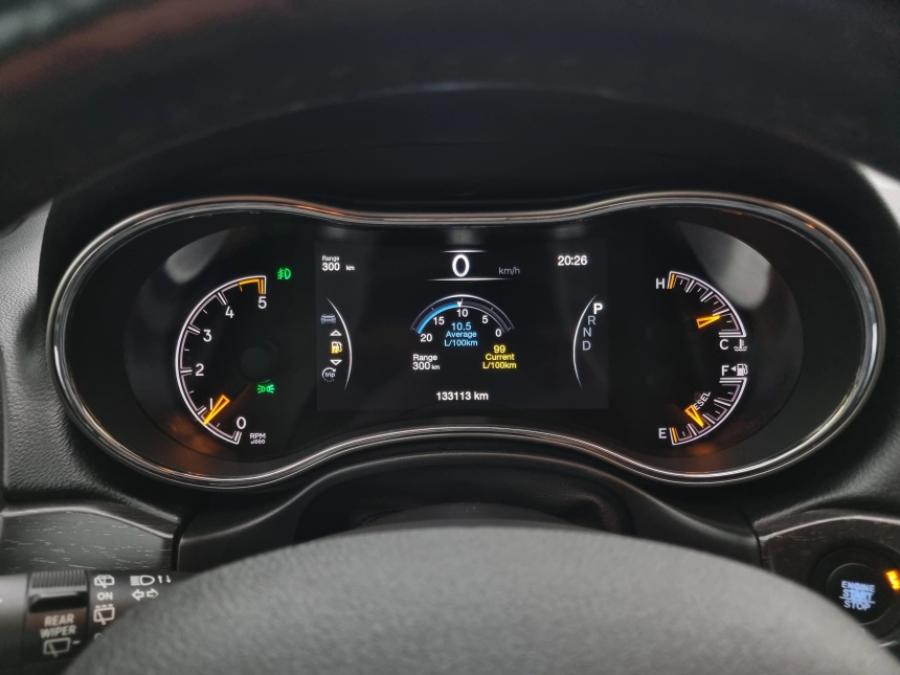 Melns Jeep Grand Cherokee 2018 Rīga, ar dzinēja tilpumu 3.00 L un nobraukumu 131 tūkst. km par 22700 €, foto 18 vietnē AUTOMOTO.COM.LV
