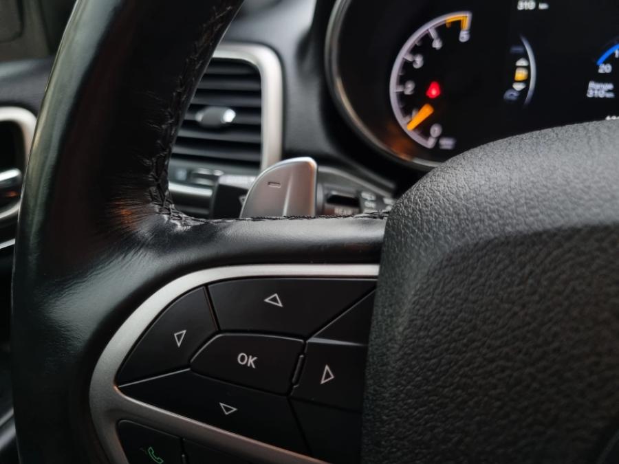 Melns Jeep Grand Cherokee 2018 Rīga, ar dzinēja tilpumu 3.00 L un nobraukumu 131 tūkst. km par 22700 €, foto 19 vietnē AUTOMOTO.COM.LV