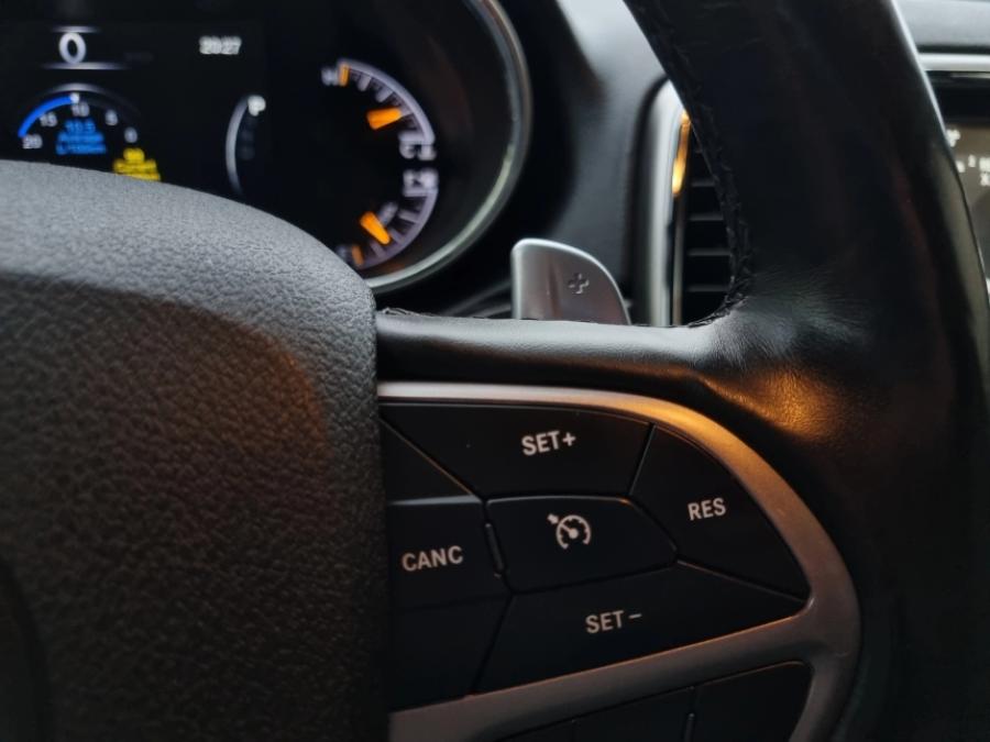 Melns Jeep Grand Cherokee 2018 Rīga, ar dzinēja tilpumu 3.00 L un nobraukumu 131 tūkst. km par 22700 €, foto 20 vietnē AUTOMOTO.COM.LV