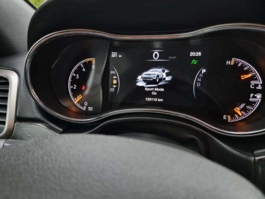Melns Jeep Grand Cherokee 2018 Rīga, ar dzinēja tilpumu 3.00 L un nobraukumu 131 tūkst. km par 22700 €, foto 22 vietnē AUTOMOTO.COM.LV