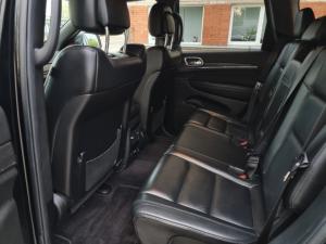 Melns Jeep Grand Cherokee 2018 Rīga, ar dzinēja tilpumu 3.00 L un nobraukumu 131 tūkst. km par 22700 €, foto 24 vietnē AUTOMOTO.COM.LV