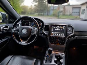 Melns Jeep Grand Cherokee 2018 Rīga, ar dzinēja tilpumu 3.00 L un nobraukumu 131 tūkst. km par 22700 €, foto 25 vietnē AUTOMOTO.COM.LV