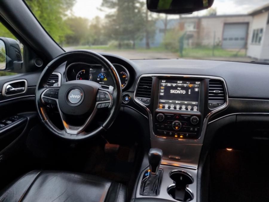 Melns Jeep Grand Cherokee 2018 Rīga, ar dzinēja tilpumu 3.00 L un nobraukumu 131 tūkst. km par 22700 €, foto 25 vietnē AUTOMOTO.COM.LV