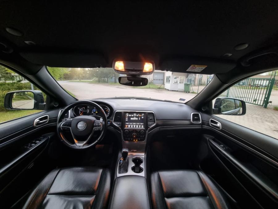 Melns Jeep Grand Cherokee 2018 Rīga, ar dzinēja tilpumu 3.00 L un nobraukumu 131 tūkst. km par 22700 €, foto 26 vietnē AUTOMOTO.COM.LV