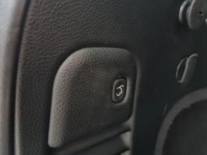 Melns Jeep Grand Cherokee 2018 Rīga, ar dzinēja tilpumu 3.00 L un nobraukumu 131 tūkst. km par 22700 €, foto 28 vietnē AUTOMOTO.COM.LV