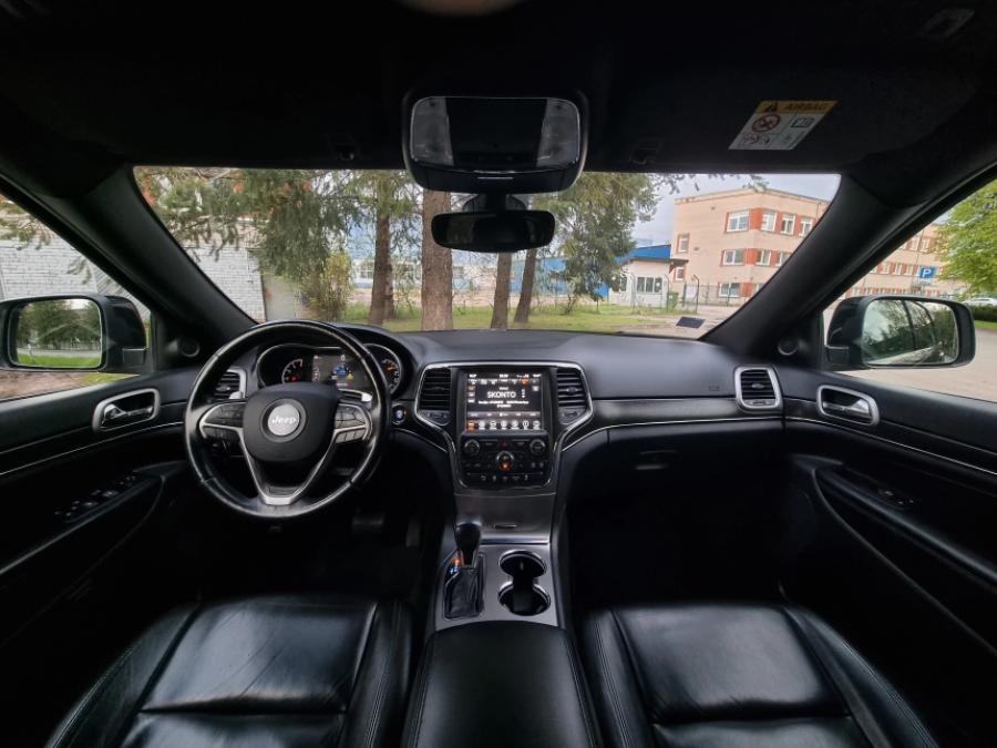 Melns Jeep Grand Cherokee 2018 Rīga, ar dzinēja tilpumu 3.00 L un nobraukumu 131 tūkst. km par 22700 €, foto 32 vietnē AUTOMOTO.COM.LV