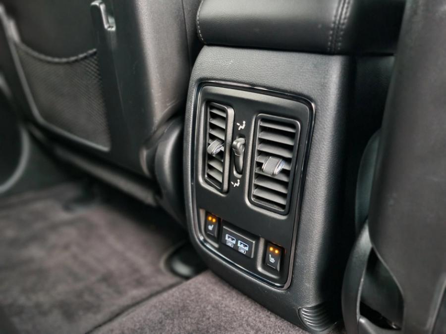Melns Jeep Grand Cherokee 2018 Rīga, ar dzinēja tilpumu 3.00 L un nobraukumu 131 tūkst. km par 22700 €, foto 36 vietnē AUTOMOTO.COM.LV
