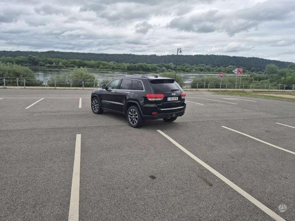 Melns Jeep Grand Cherokee 2018 Kauņa, ar dzinēja tilpumu 3.60 L un nobraukumu 177 tūkst. km par 20500 €, foto 4 vietnē AUTOMOTO.COM.LV