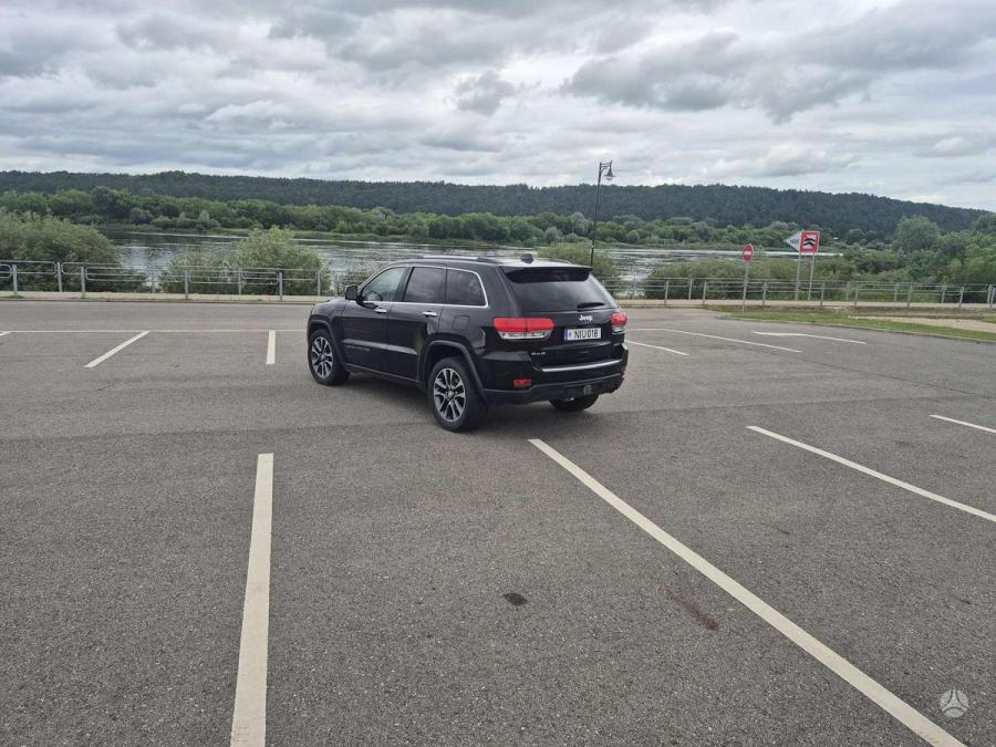 Melns Jeep Grand Cherokee 2018 Kauņa, ar dzinēja tilpumu 3.60 L un nobraukumu 177 tūkst. km par 20500 €, foto 5 vietnē AUTOMOTO.COM.LV