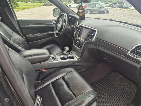 Melns Jeep Grand Cherokee 2018 Kauņa, ar dzinēja tilpumu 3.60 L un nobraukumu 177 tūkst. km par 20500 €, foto 8 vietnē AUTOMOTO.COM.LV