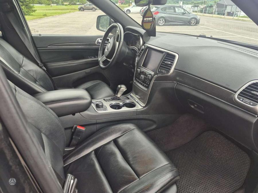 Melns Jeep Grand Cherokee 2018 Kauņa, ar dzinēja tilpumu 3.60 L un nobraukumu 177 tūkst. km par 20500 €, foto 9 vietnē AUTOMOTO.COM.LV