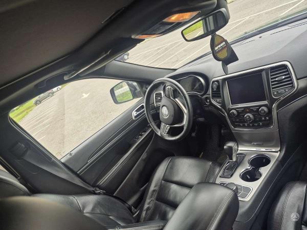 Melns Jeep Grand Cherokee 2018 Kauņa, ar dzinēja tilpumu 3.60 L un nobraukumu 177 tūkst. km par 20500 €, foto 9 vietnē AUTOMOTO.COM.LV