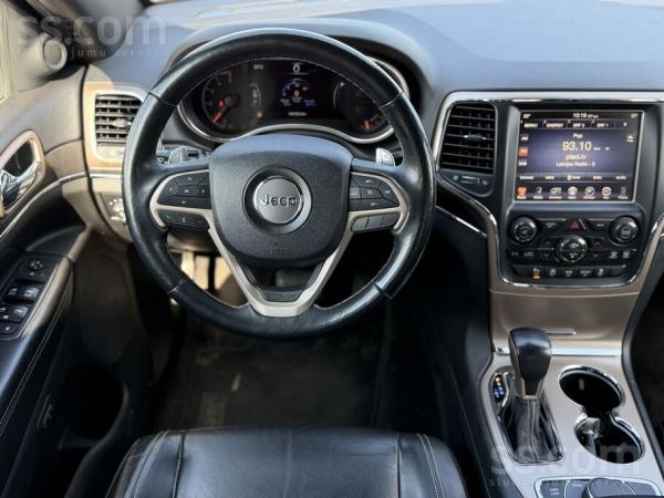 Melns Jeep Grand Cherokee 2018 Rīga, ar dzinēja tilpumu 3.00 L un nobraukumu 142 tūkst. km par 18750 €, foto 5 vietnē AUTOMOTO.COM.LV