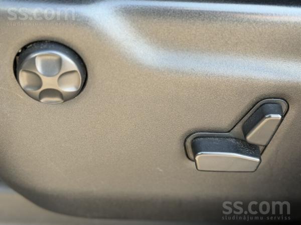 Melns Jeep Grand Cherokee 2018 Rīga, ar dzinēja tilpumu 3.00 L un nobraukumu 142 tūkst. km par 18750 €, foto 8 vietnē AUTOMOTO.COM.LV
