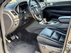 Melns Jeep Grand Cherokee 2018 Rīga, ar dzinēja tilpumu 3.00 L un nobraukumu 142 tūkst. km par 18750 €, foto 10 vietnē AUTOMOTO.COM.LV