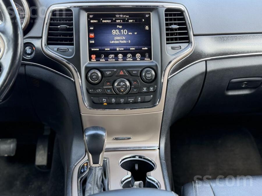 Melns Jeep Grand Cherokee 2018 Rīga, ar dzinēja tilpumu 3.00 L un nobraukumu 142 tūkst. km par 18750 €, foto 11 vietnē AUTOMOTO.COM.LV