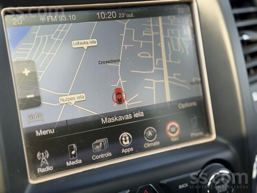 Melns Jeep Grand Cherokee 2018 Rīga, ar dzinēja tilpumu 3.00 L un nobraukumu 142 tūkst. km par 18750 €, foto 12 vietnē AUTOMOTO.COM.LV
