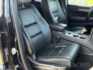 Melns Jeep Grand Cherokee 2018 Rīga, ar dzinēja tilpumu 3.00 L un nobraukumu 142 tūkst. km par 18750 €, foto 17 vietnē AUTOMOTO.COM.LV
