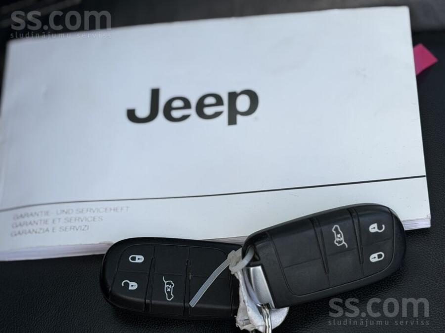 Melns Jeep Grand Cherokee 2018 Rīga, ar dzinēja tilpumu 3.00 L un nobraukumu 142 tūkst. km par 18750 €, foto 23 vietnē AUTOMOTO.COM.LV