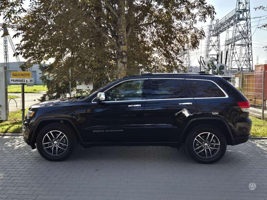 Melns Jeep Grand Cherokee 2018 Šauļi, ar dzinēja tilpumu 3.60 L un nobraukumu 233 tūkst. km par 14900 €, foto 8 vietnē AUTOMOTO.COM.LV
