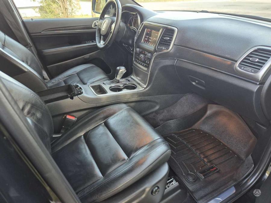 Melns Jeep Grand Cherokee 2018 Šauļi, ar dzinēja tilpumu 3.60 L un nobraukumu 233 tūkst. km par 14900 €, foto 17 vietnē AUTOMOTO.COM.LV