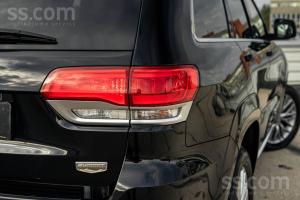 Melns Jeep Grand Cherokee 2018 Rīga, ar dzinēja tilpumu 3.00 L un nobraukumu 265 tūkst. km par 17550 €, foto 6 vietnē AUTOMOTO.COM.LV
