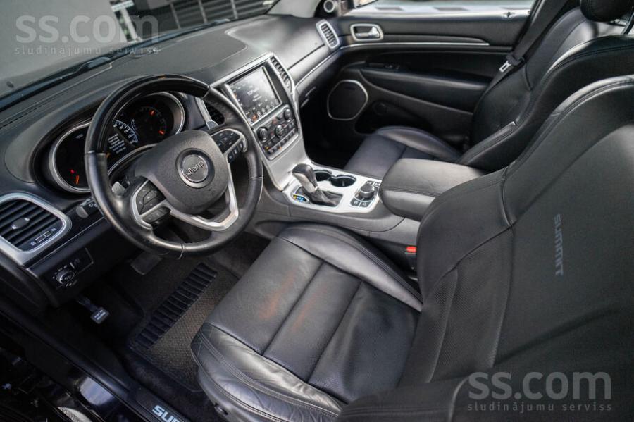 Melns Jeep Grand Cherokee 2018 Rīga, ar dzinēja tilpumu 3.00 L un nobraukumu 265 tūkst. km par 17550 €, foto 12 vietnē AUTOMOTO.COM.LV