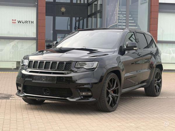 Black Jeep Grand Cherokee 2018 in Klaipeda, with an engine capacity of 6.42 L and mileage of 197 thousand km for 21900 €, photo 1 on AUTOMOTO.COM.LV