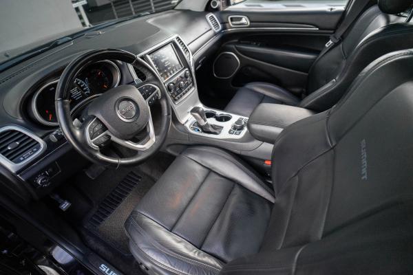 Melns Jeep Grand Cherokee 2018 Rīga, ar dzinēja tilpumu 3.00 L un nobraukumu 265 tūkst. km par 17550 €, foto 11 vietnē AUTOMOTO.COM.LV