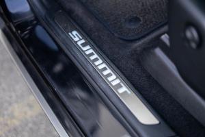 Black Jeep Grand Cherokee 2018 in Riga, with an engine capacity of 3.00 L and mileage of 265 thousand km for 17550 €, photo 27 on AUTOMOTO.COM.LV