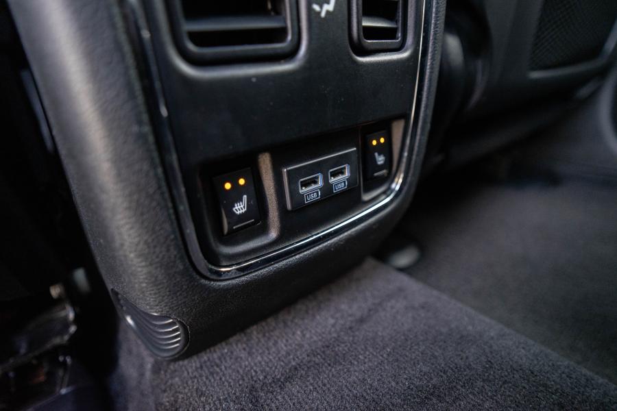Black Jeep Grand Cherokee 2018 in Riga, with an engine capacity of 3.00 L and mileage of 265 thousand km for 17550 €, photo 32 on AUTOMOTO.COM.LV