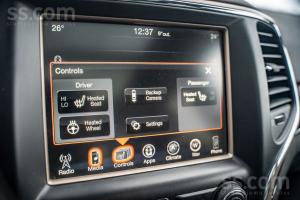 Melns Jeep Grand Cherokee 2018 Rīga, ar dzinēja tilpumu 3.00 L un nobraukumu 143 tūkst. km par 17490 €, foto 12 vietnē AUTOMOTO.COM.LV
