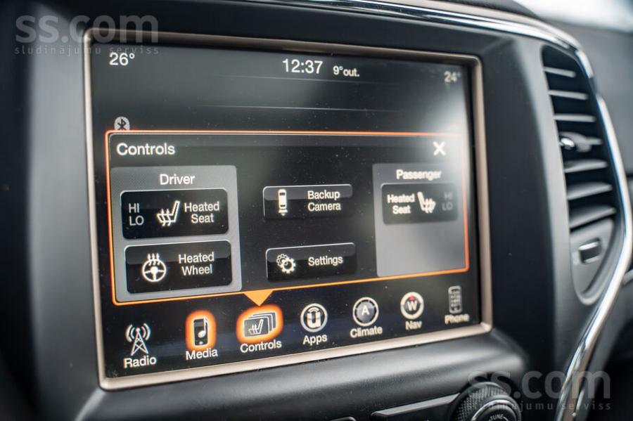 Melns Jeep Grand Cherokee 2018 Rīga, ar dzinēja tilpumu 3.00 L un nobraukumu 143 tūkst. km par 17490 €, foto 12 vietnē AUTOMOTO.COM.LV