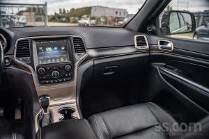 Melns Jeep Grand Cherokee 2018 Rīga, ar dzinēja tilpumu 3.00 L un nobraukumu 143 tūkst. km par 17490 €, foto 15 vietnē AUTOMOTO.COM.LV