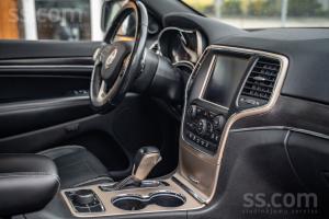 Melns Jeep Grand Cherokee 2018 Rīga, ar dzinēja tilpumu 3.00 L un nobraukumu 143 tūkst. km par 17490 €, foto 20 vietnē AUTOMOTO.COM.LV