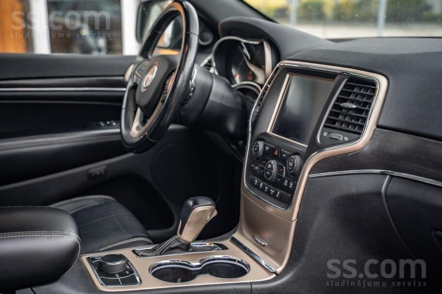 Melns Jeep Grand Cherokee 2018 Rīga, ar dzinēja tilpumu 3.00 L un nobraukumu 143 tūkst. km par 17490 €, foto 20 vietnē AUTOMOTO.COM.LV
