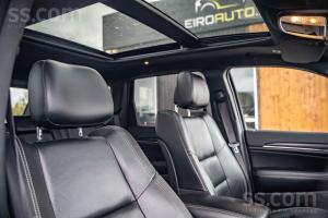 Melns Jeep Grand Cherokee 2018 Rīga, ar dzinēja tilpumu 3.00 L un nobraukumu 143 tūkst. km par 17490 €, foto 21 vietnē AUTOMOTO.COM.LV