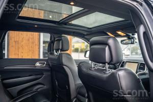 Melns Jeep Grand Cherokee 2018 Rīga, ar dzinēja tilpumu 3.00 L un nobraukumu 143 tūkst. km par 17490 €, foto 23 vietnē AUTOMOTO.COM.LV