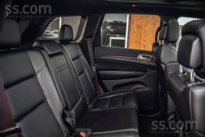 Melns Jeep Grand Cherokee 2018 Rīga, ar dzinēja tilpumu 3.00 L un nobraukumu 143 tūkst. km par 17490 €, foto 24 vietnē AUTOMOTO.COM.LV