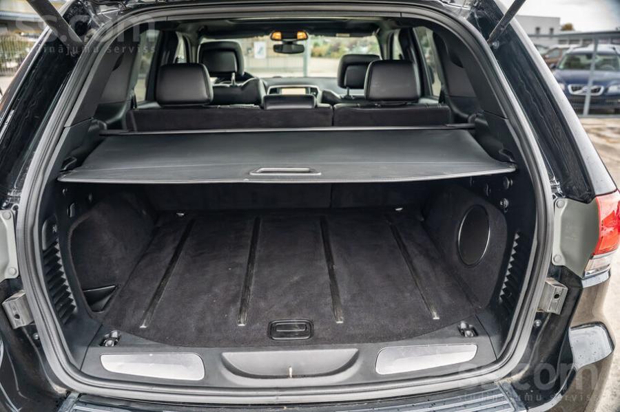 Melns Jeep Grand Cherokee 2018 Rīga, ar dzinēja tilpumu 3.00 L un nobraukumu 143 tūkst. km par 17490 €, foto 26 vietnē AUTOMOTO.COM.LV