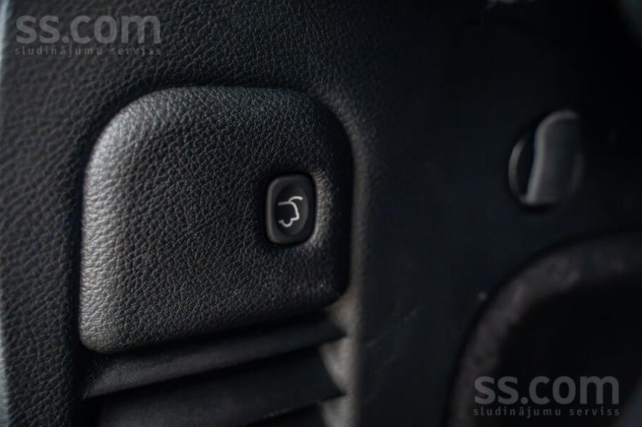 Melns Jeep Grand Cherokee 2018 Rīga, ar dzinēja tilpumu 3.00 L un nobraukumu 143 tūkst. km par 17490 €, foto 27 vietnē AUTOMOTO.COM.LV