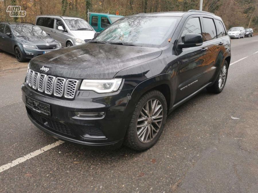 Melns Jeep Grand Cherokee 2019 Kauņa, ar dzinēja tilpumu 3.00 L un nobraukumu 75 tūkst. km par 32700 €, foto 1 vietnē AUTOMOTO.COM.LV