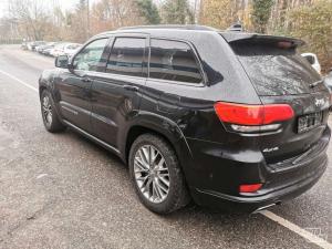 Melns Jeep Grand Cherokee 2019 Kauņa, ar dzinēja tilpumu 3.00 L un nobraukumu 75 tūkst. km par 32700 €, foto 3 vietnē AUTOMOTO.COM.LV